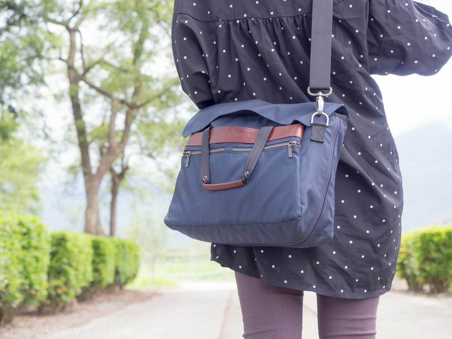 【好物分享】Freestone briefpack雙面變形包。是公事包也是休閒背包。男女適用 當媽媽包也很適合。兼具商務與旅行性能。手提 X 斜背 X 後背都可。一包多用超方便 – Ann媽 ...