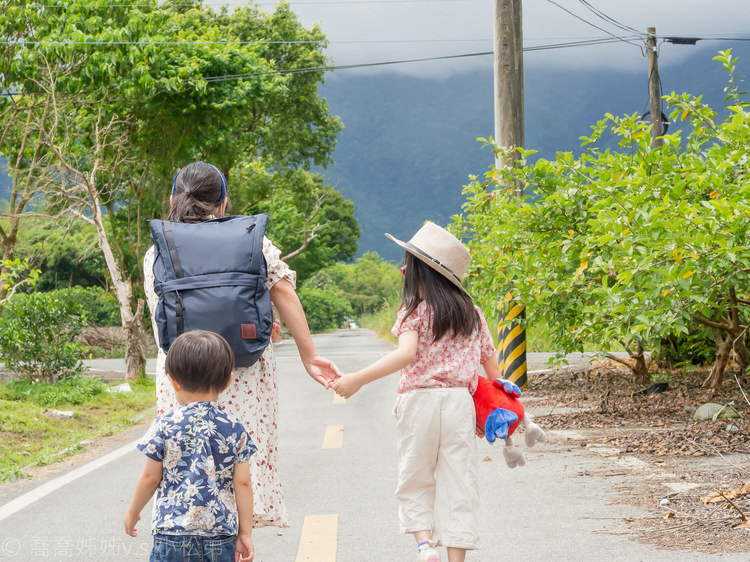 【好物分享】Freestone briefpack雙面變形包。是公事包也是休閒背包。男女適用 當媽媽包也很適合。兼具商務與旅行性能。手提 X 斜背 X 後背都可。一包多用超方便 – Ann媽 ...